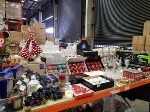 APPROX 340 PIECE ASSORTED BRAND NEW PREMIER CHRISTMAS LOT CONTAINING ...