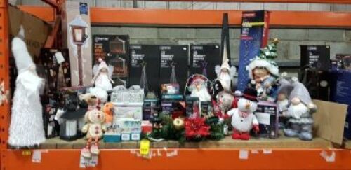 50 PIECE CHRISTMAS DECORATION LOT CONTAINING 1M LIT WOODEN STREET LAMP ...