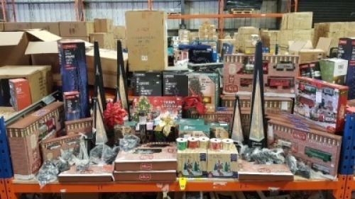 APPROX 65 PIECE CHRISTMAS DECORATIONS LOT CONTAINING 90 CM LED ...