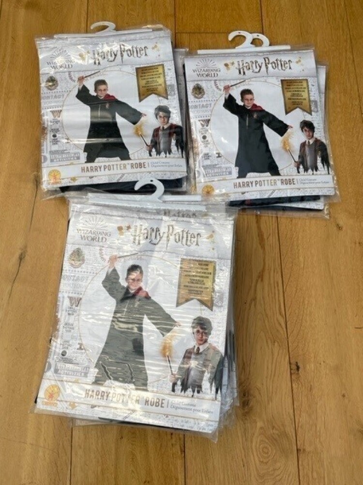 17 PIECE MIXED KIDS LOT CONTAINING 10 X HARRY POTTER WIZARDING WORLD ...